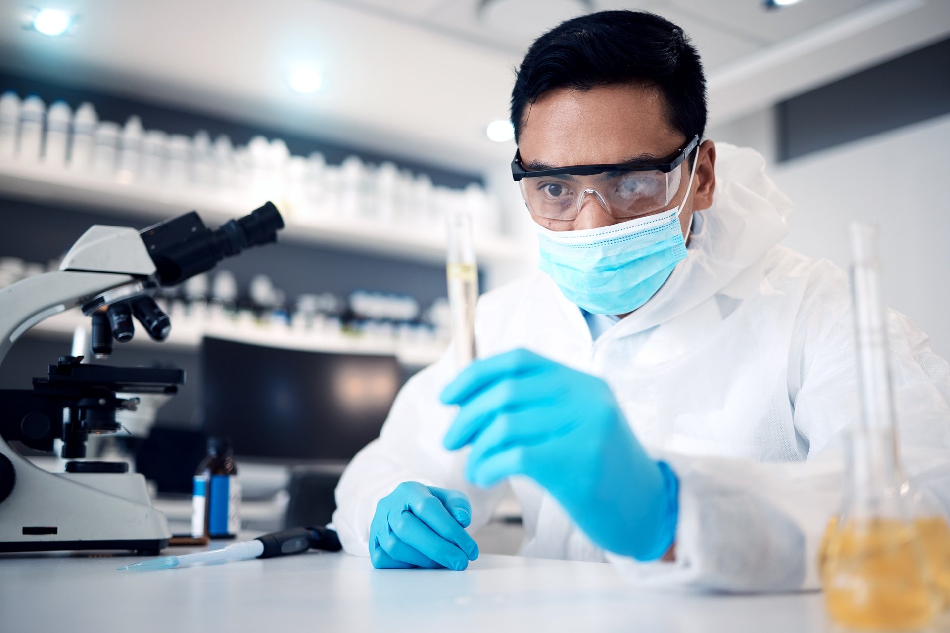 Les compétences clés pour exceller en physique-chimie - Model Age